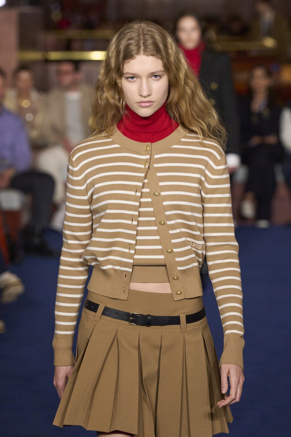 10 načina kako nositi plisirane suknje, kao sa Nedelje mode